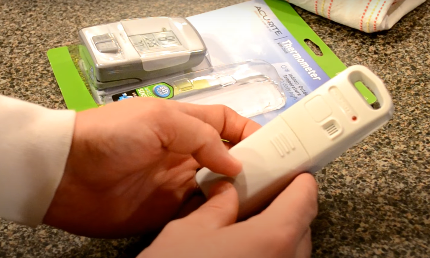 AcuRite 00611A3 Indoor Outdoor Thermometer Review in June 2023 ...