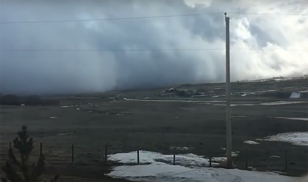 How Do Clouds Float? - WeatherStationPro