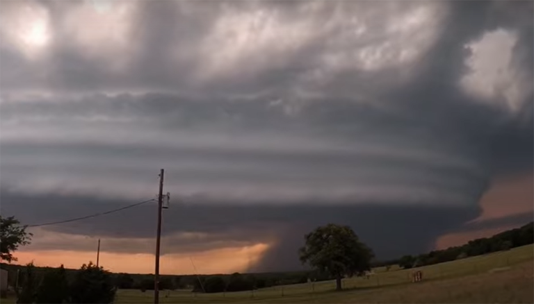 What Are Scud Clouds? - WeatherStationPro
